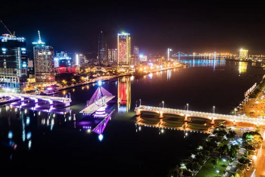 Cầu sông Hàn Đà Nẵng với cơ chế quay ngang 90 độ độc đáo