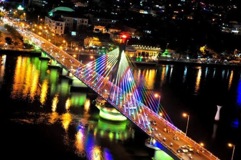 Cầu sông Hàn Đà Nẵng với cơ chế quay ngang 90 độ độc đáo